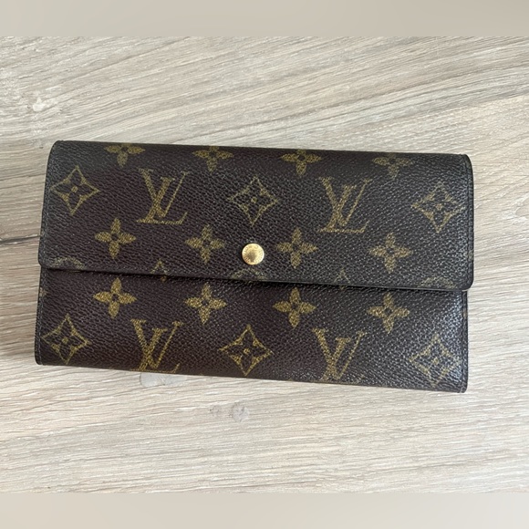 Louis Vuitton | Bags | Authentic Louis Vuitton Monogram Sarah Long ...